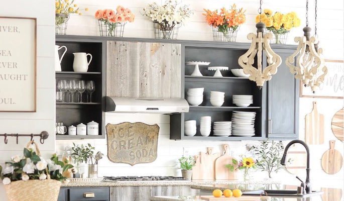 How to Decorate Above Kitchen Cabinets in your Farmhouse in 2023 ...