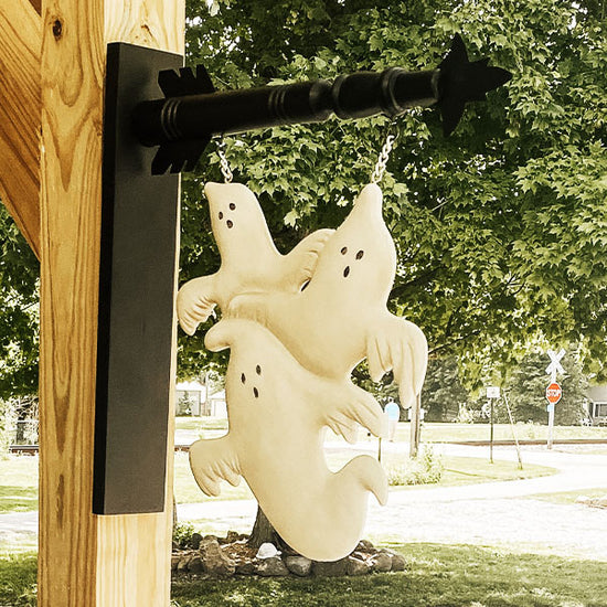 SPOOKY GHOSTS SIGN AND BRACKET SET | Launching our Signs of the Season ...